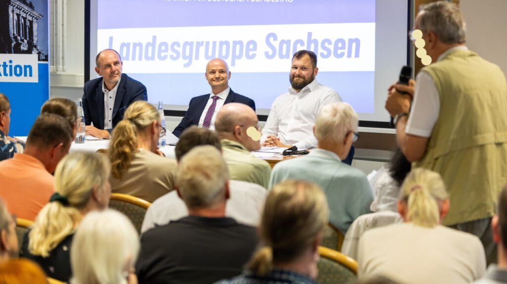 AfD Sachsen - Veranstaltung der Dresdner AfD-Bundestagsabgeordneten ...
